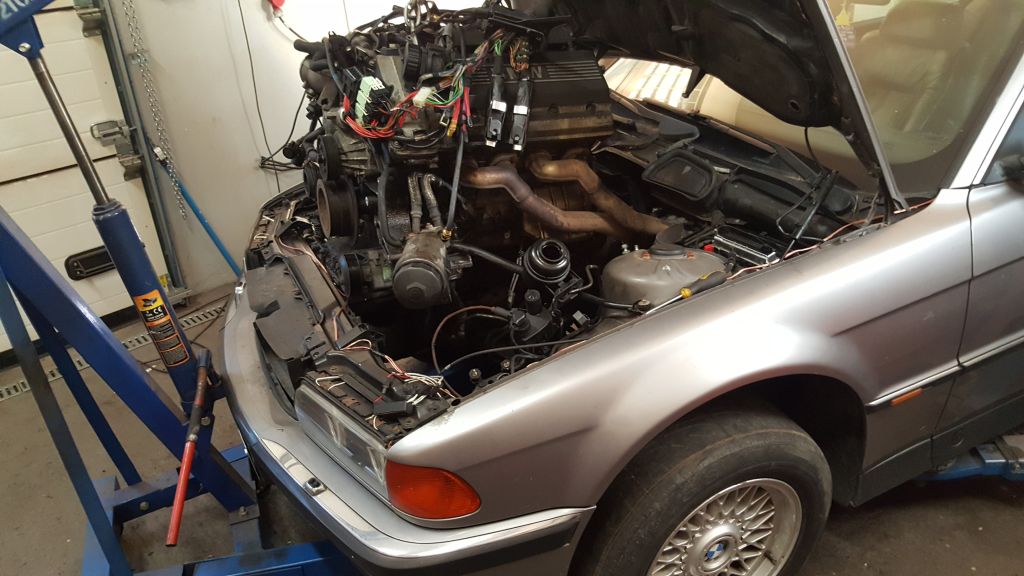 BMW E34 swap na M62B44